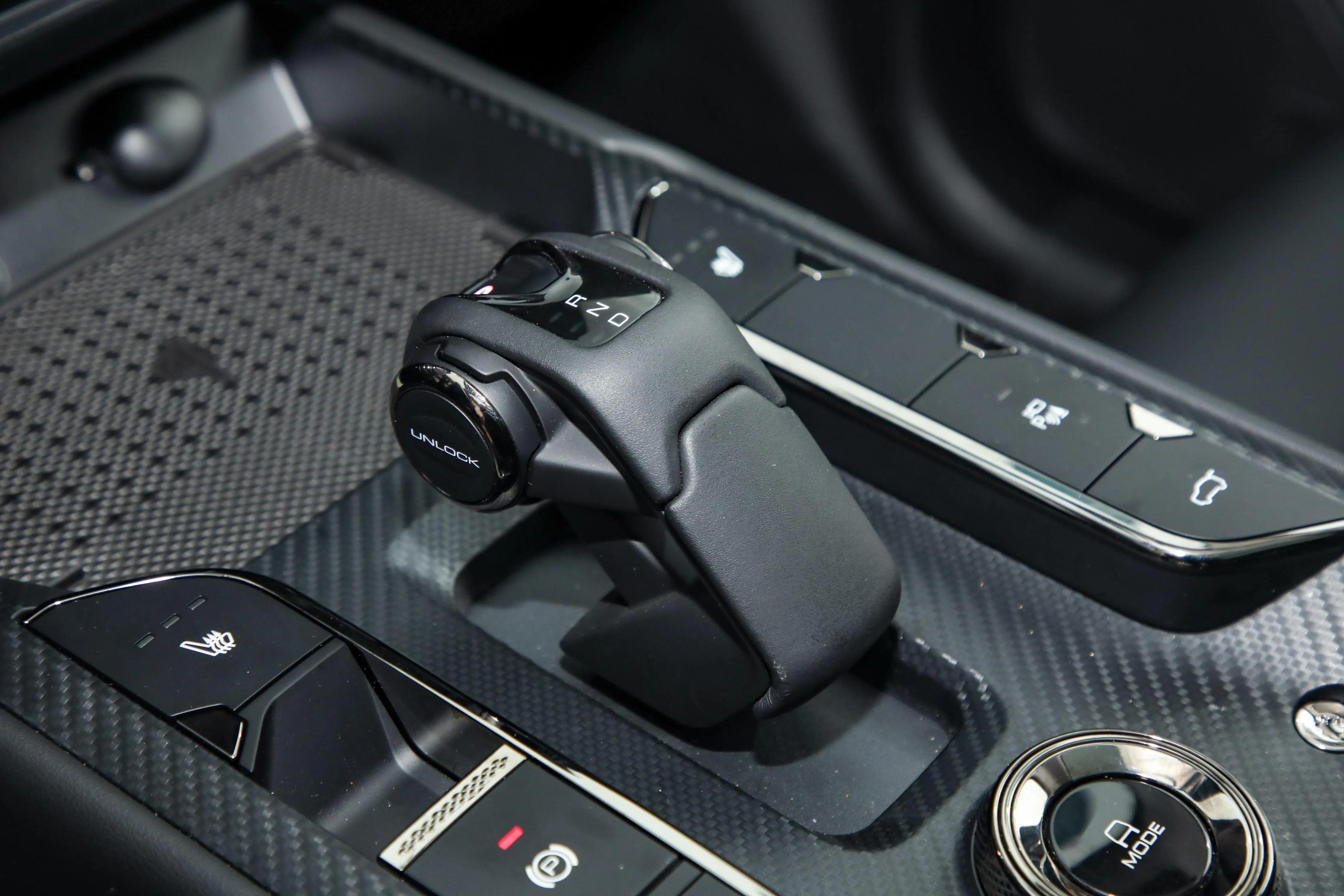 Medium-sized off-road SUV, 8155 chip + L2 driving assistance, fuel consumption is only 1.85L ...