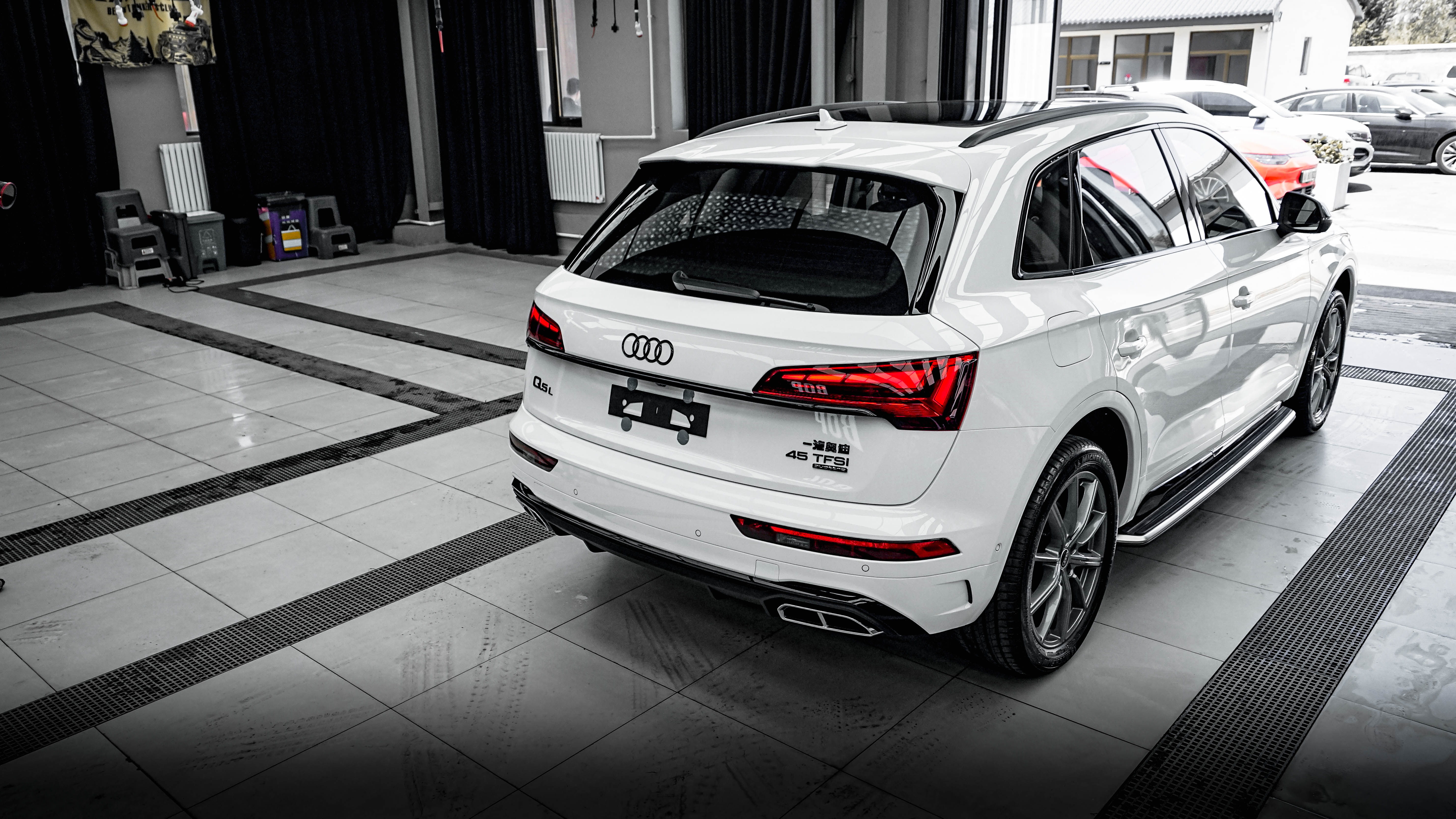 Audi Q5L sticker Arteco invisible car cover - iMedia