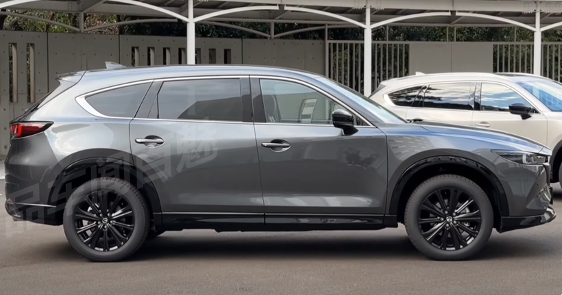 The new Mazda CX-8 is actually shot overseas, the front face is ...