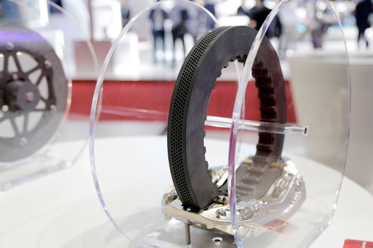 How can the braking distance of the tram be less than 35 meters per 100 ...