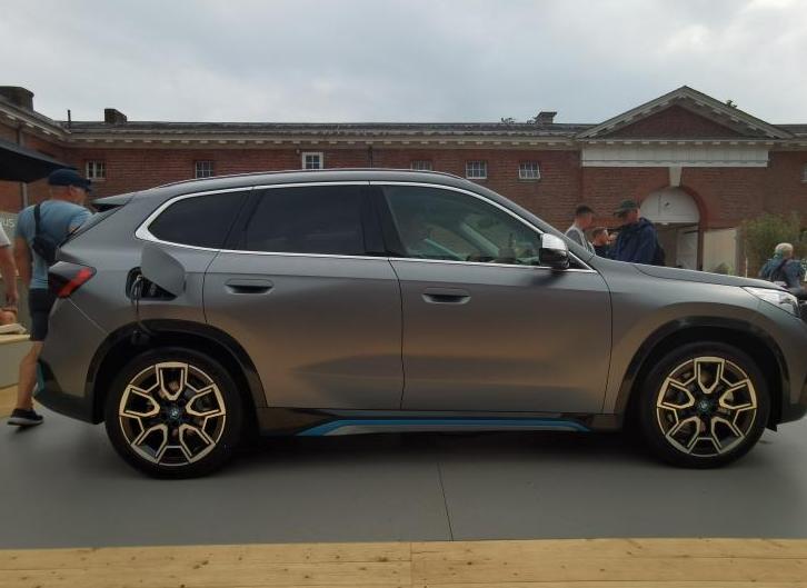 BMW has launched a new iX1, with a length of 4 meters 5, with four ...