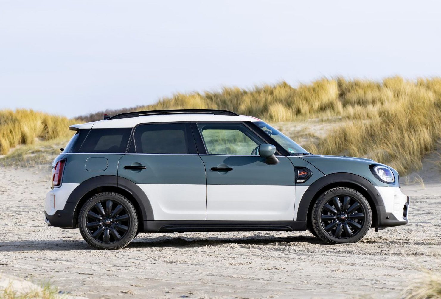 MINI COUNTRYMAN special edition official image released with exclusive ...