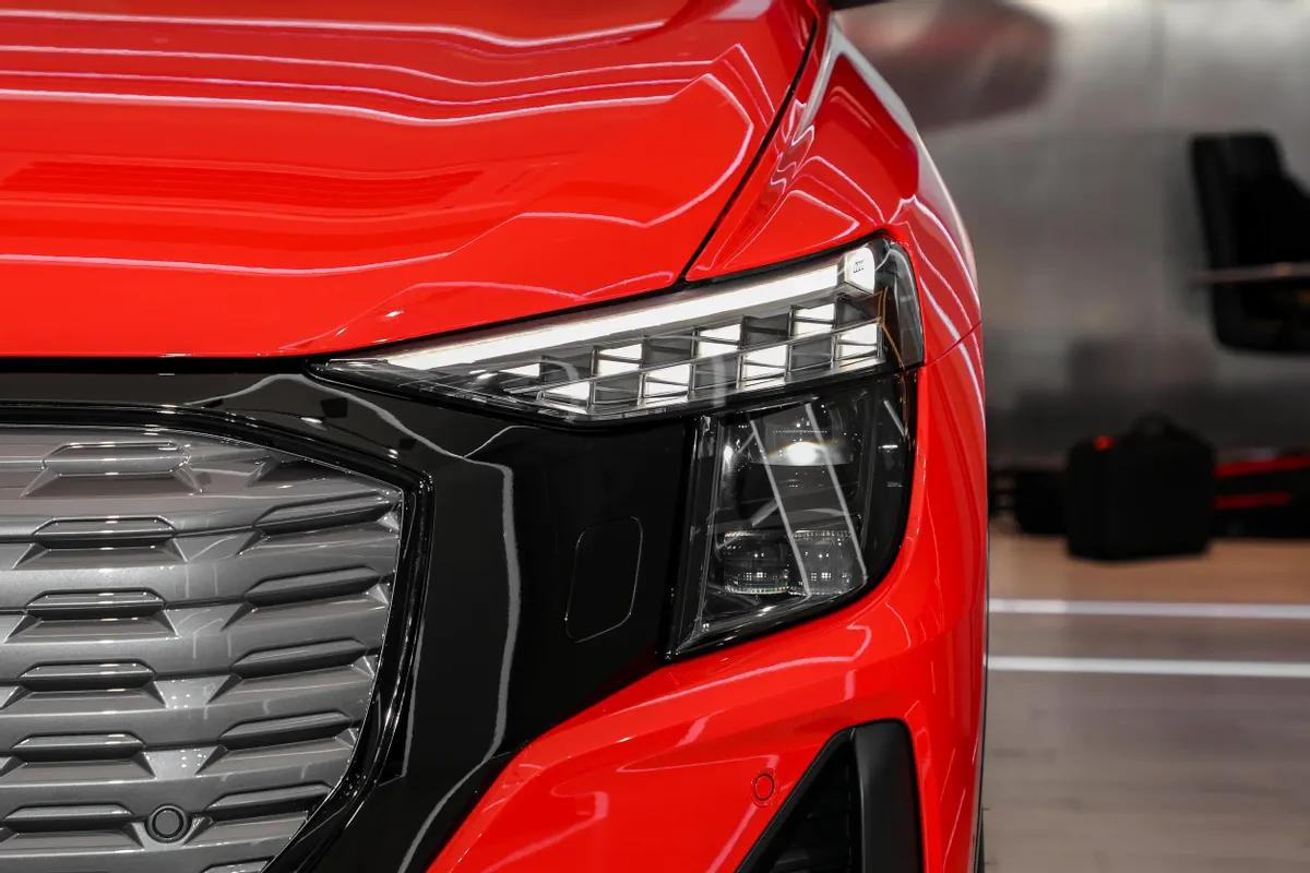 SAIC Audi Q5 e-tron, how does this car perform? - iNEWS
