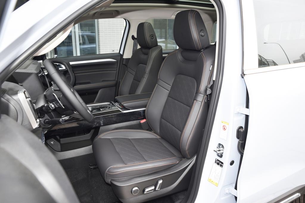 The steering wheel and the central control screen of the central ...