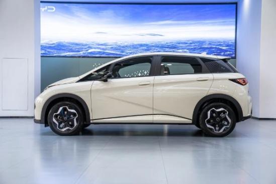 The exterior and interior are all new color Dolphin Cheese Yellow - iNEWS