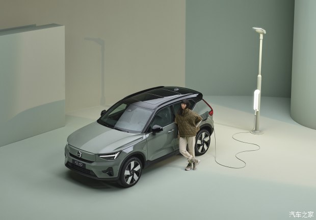 How to choose ES6 XC40 pure electric middle-aged uncle and young fresh meat - iNEWS