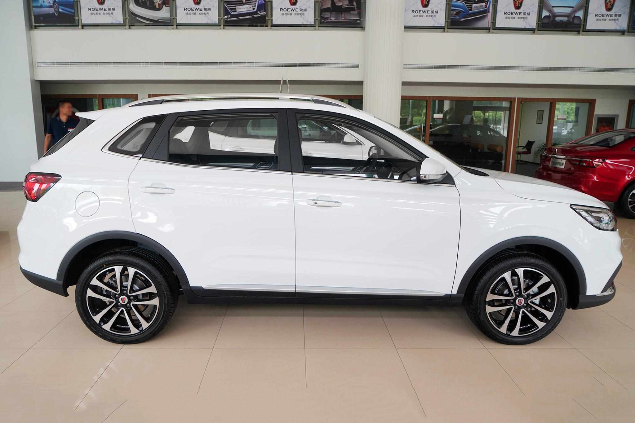 Detailed Roewe RX3, small SUV, with 1.6L engine + CVT gearbox - iNEWS