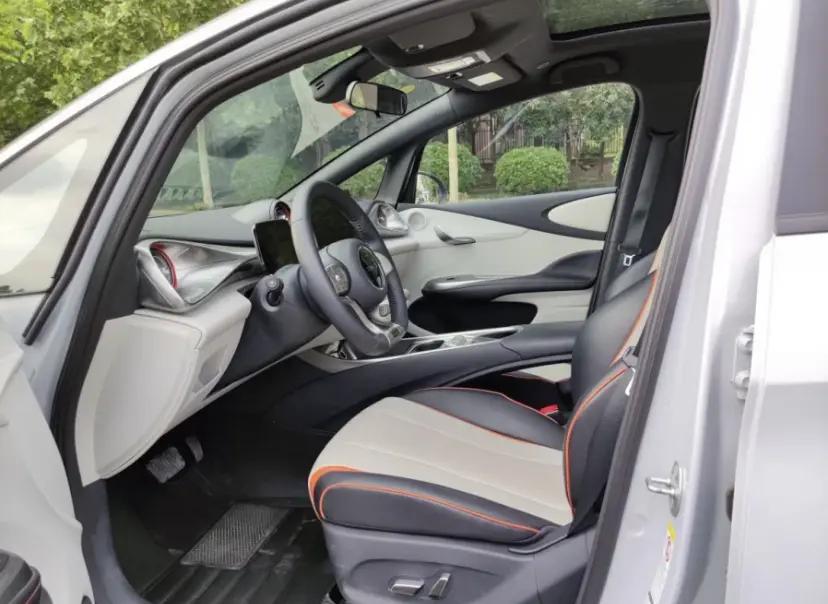 Dolphin car experience - iNEWS