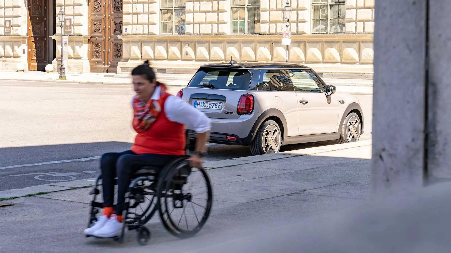 Unique driving pleasure, everyone can enjoy, MINI electric version ...