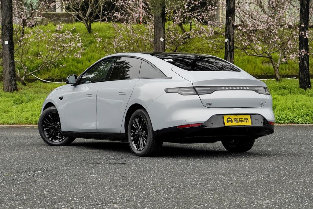 The industry's first variable architecture oil-cooled electric drive ...