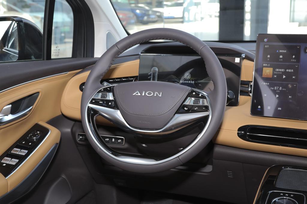 Zhixing Qianli pure electric flagship AION LXPlus - iNEWS