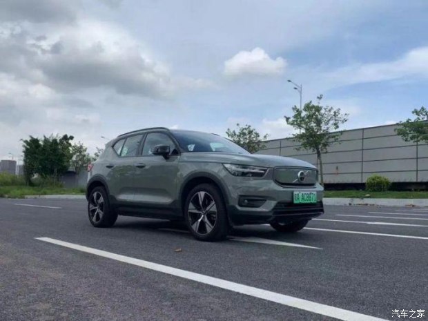 How to choose ES6 XC40 pure electric middle-aged uncle and young fresh meat - iNEWS