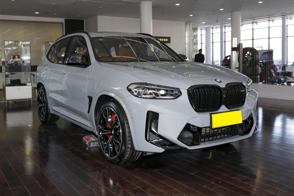 Equipped with 3.0T+8AT power, zero-to-hundred acceleration of 3.8 seconds, low-key appearance ...