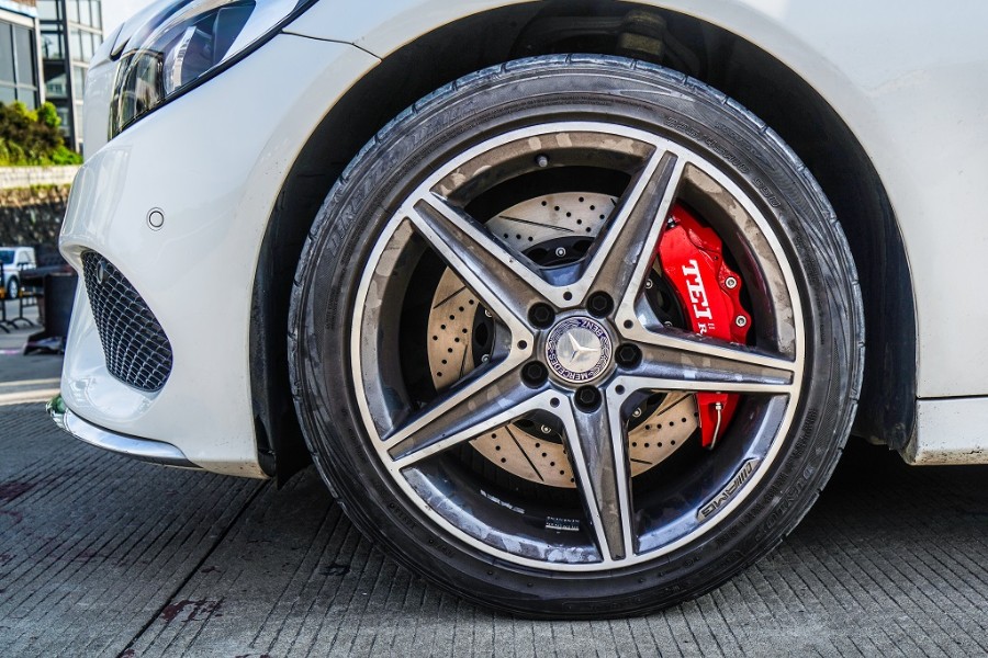 Brake calipers, Mercedes-Benz C200L modified TEI Racing P60ES street performance brake caliper ...