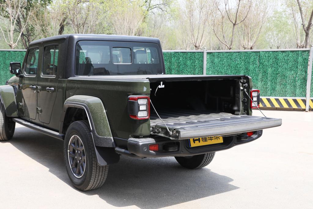 Fight to Fame, Unstoppable Jeep Gladiator Advance Edition - iNEWS