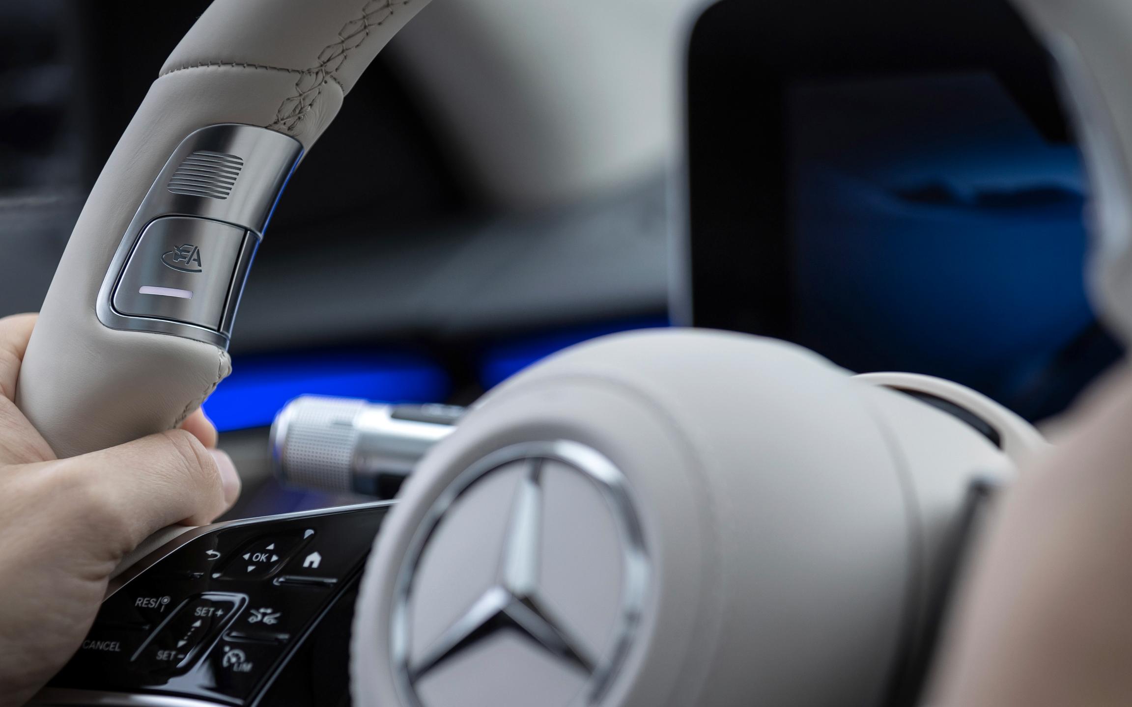 Mercedes-Benz has obtained the certification of the world's first L3 ...