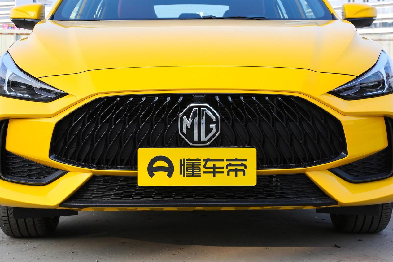 Apart from that touch of color, what is unique about the design of MG 5 ...