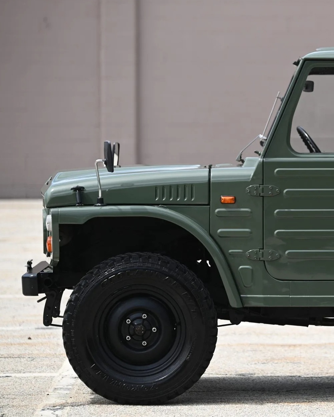 1981年的鈴木Jimny SJ10 40年後仍然很可愛 - 資訊咖