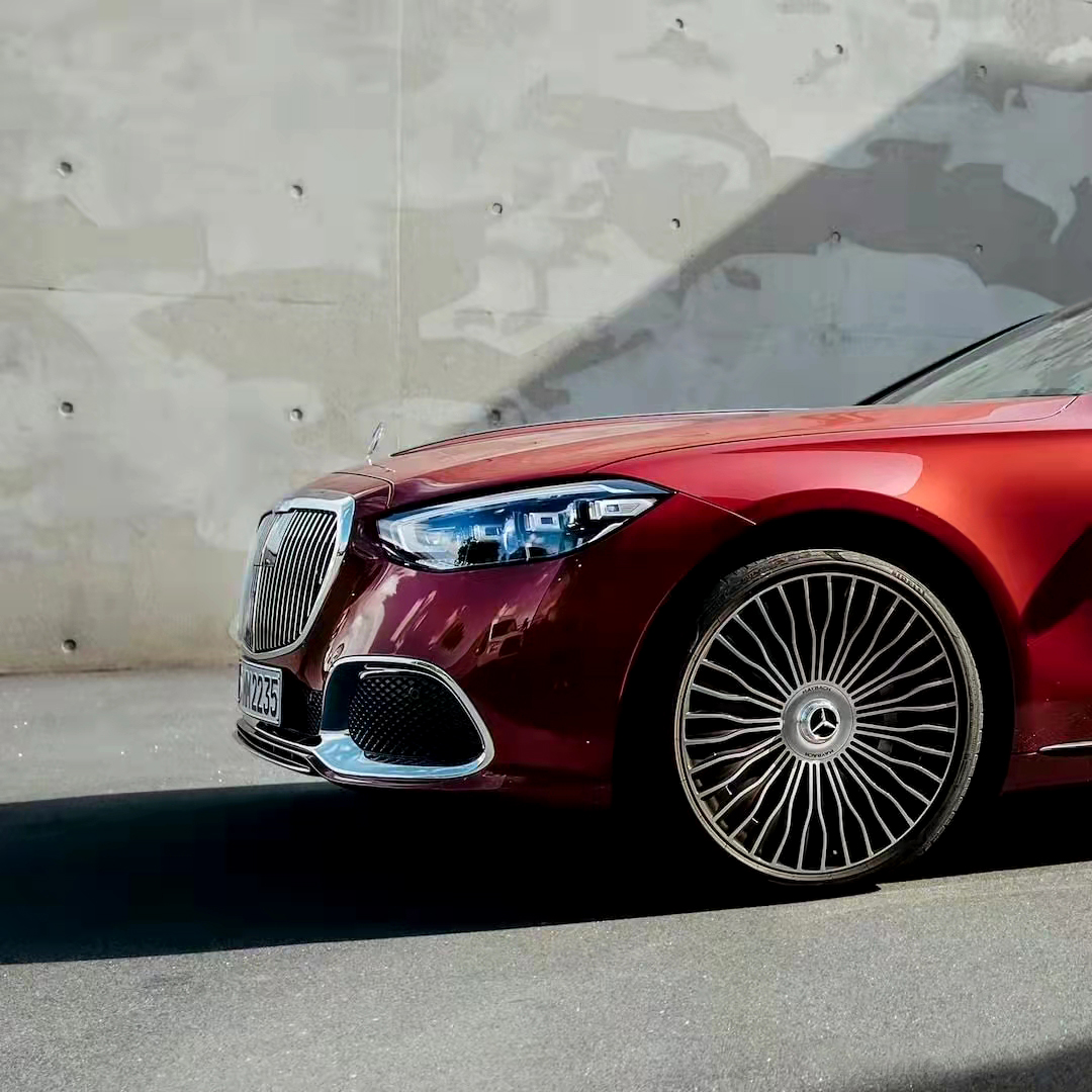 Maybach S480 modified Maybach S680 original 21-inch wheels - iNEWS