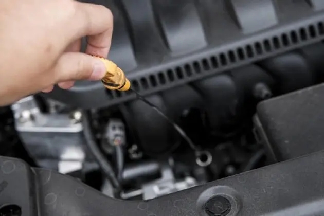 Precautions for the use of unsealed oil remaining after maintenance ...