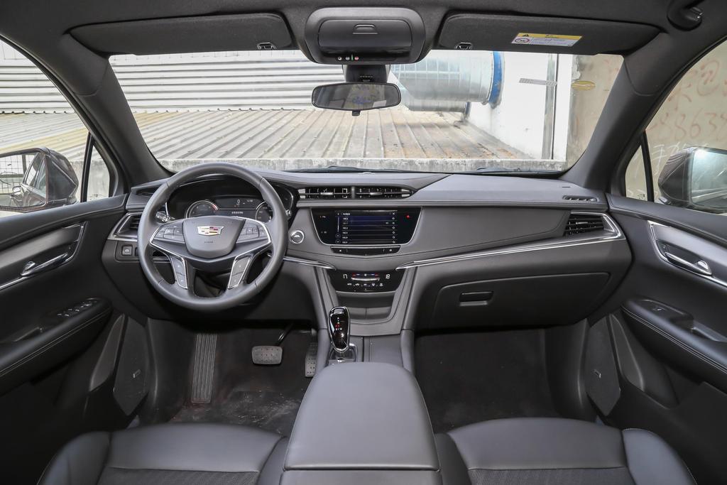 XT5 American representative car - iNEWS