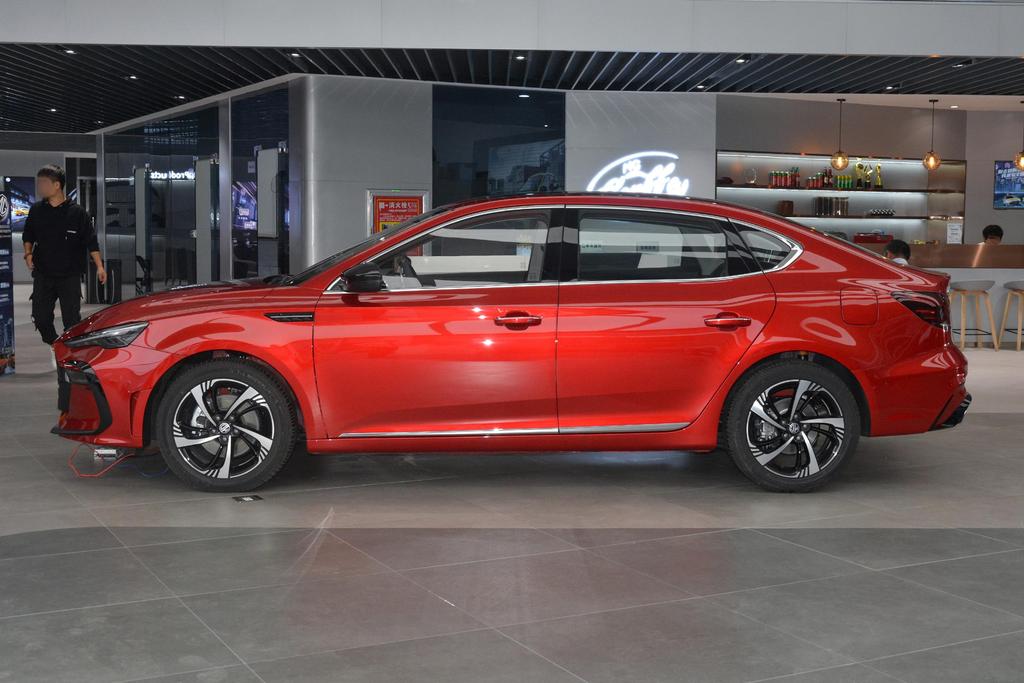 MG 6 - people can't help but like - iNEWS