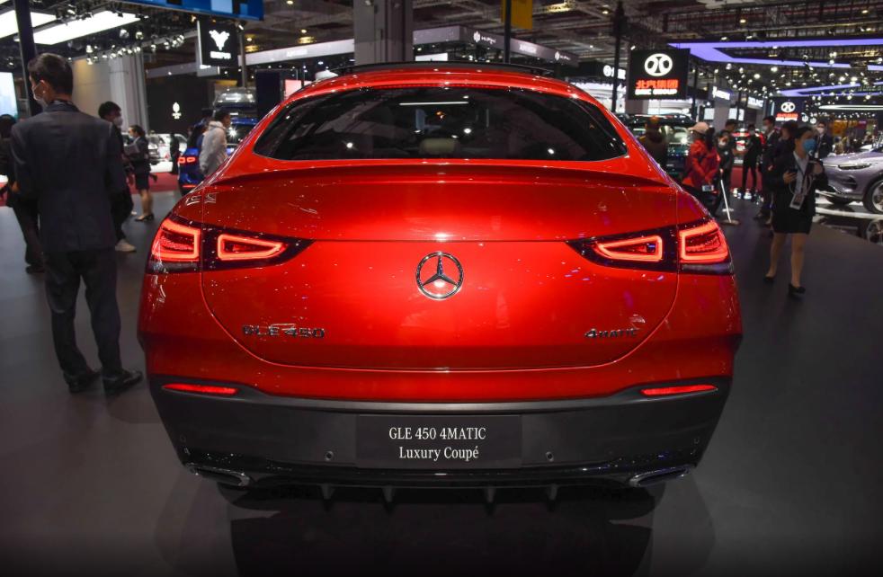 Fastback body design, hanging Mercedes-Benz logo, 2022 Mercedes-Benz ...