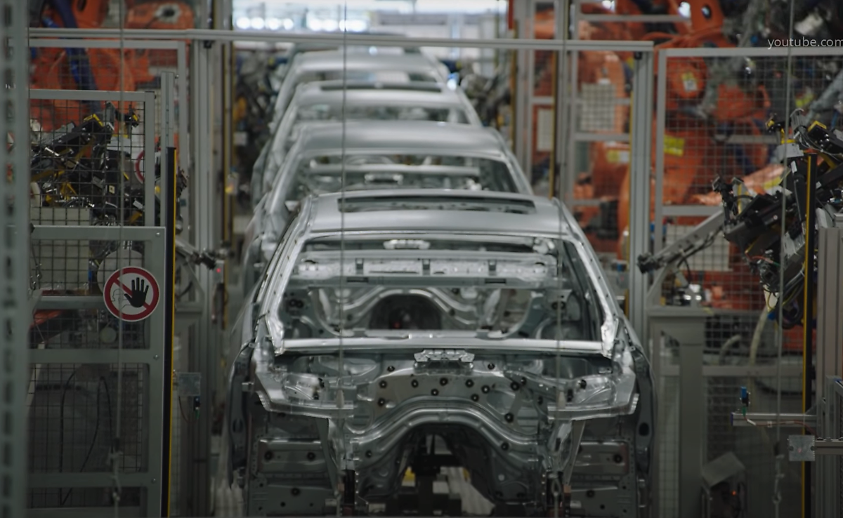 What are the characteristics of the "platform" used by BMW cars to see ...