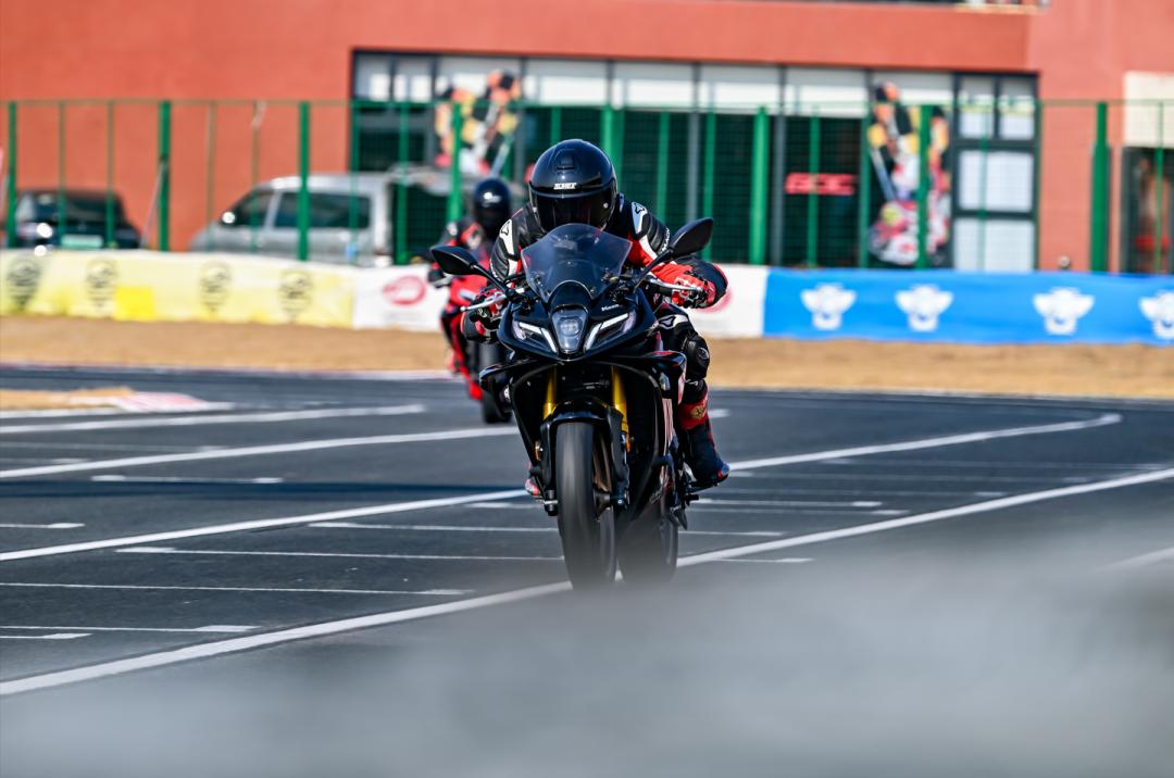 A scalpel for curves! Analyzing the KYB-tuned suspension of the Jedi ...