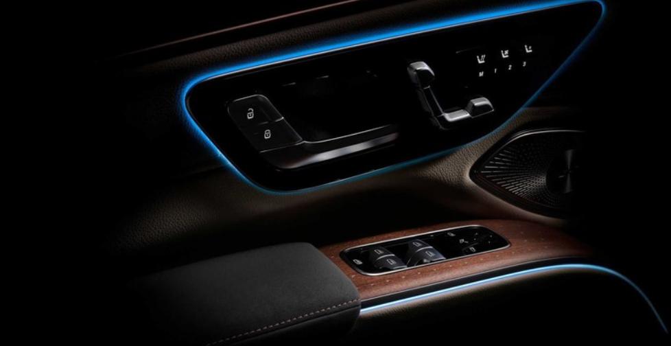 Mercedes-Benz EQS SUV is about to debut, with Hyperscreen super-screen ...