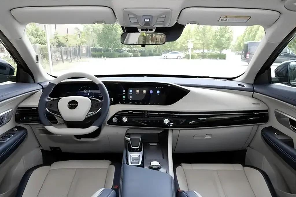 With a stylish design and a wheelbase of over 2.8 meters, it is ...