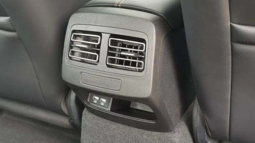 The interior design is more technological, and the interior of the BYD ...