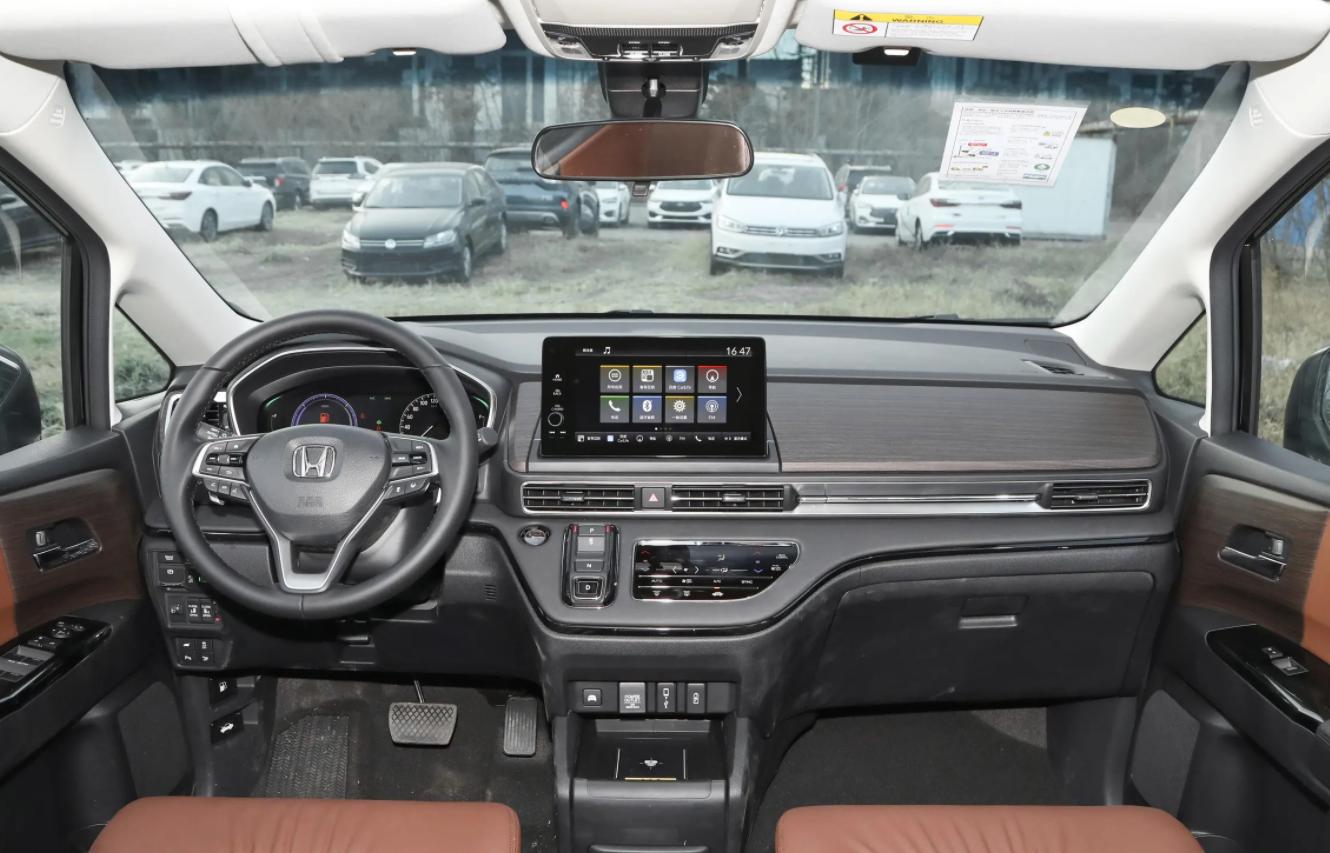 Odyssey, Senna and Allison, who is the MPV of choice for large families ...