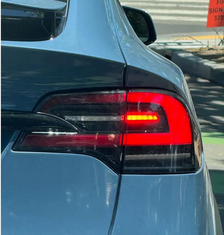 The new Tesla Model X is exposed and continues to use the steering ...