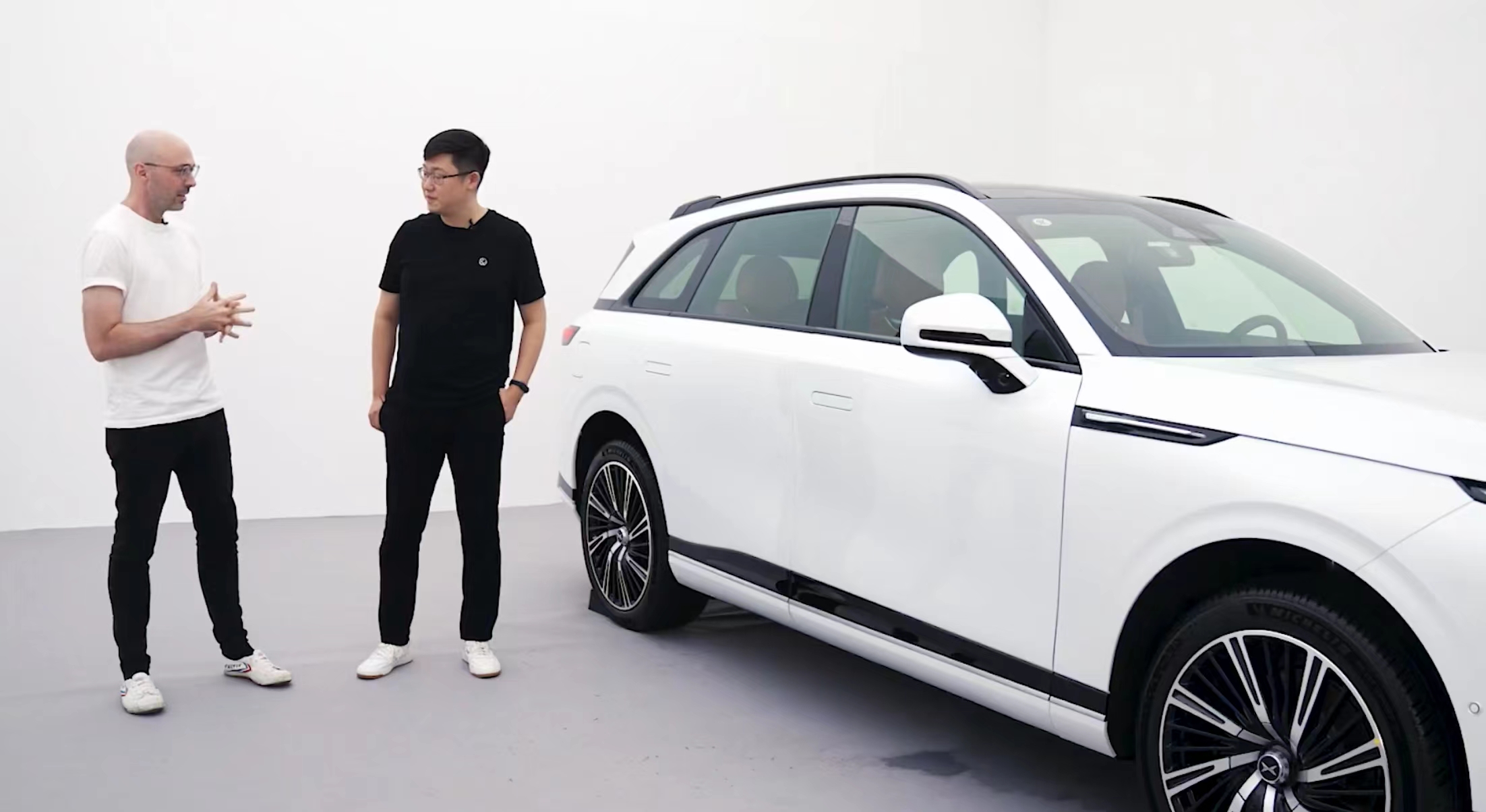 An exclusive reveal of the story behind the G9's design - iNEWS