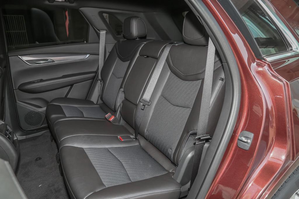 XT5 American representative car - iNEWS