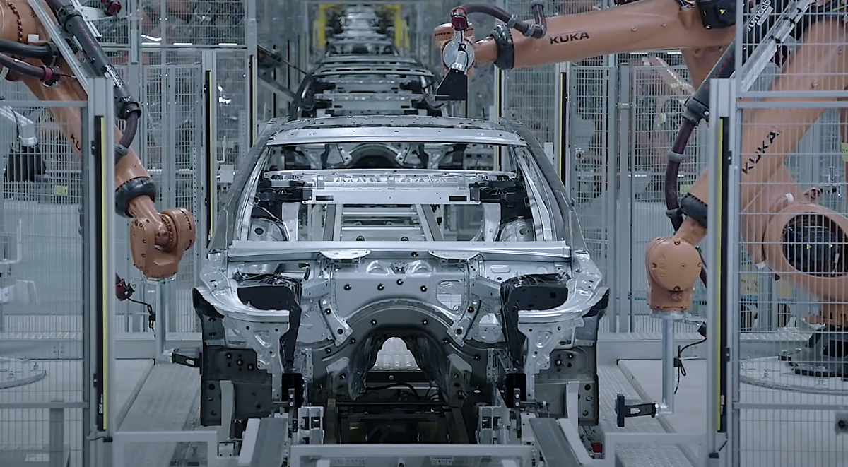 What are the characteristics of the "platform" used by BMW cars to see ...