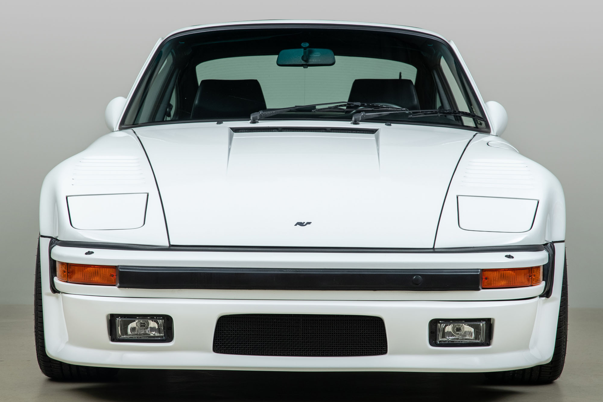 Pop-up lights appear? The ultimate charm of the rare Ruf BTR III - iNEWS