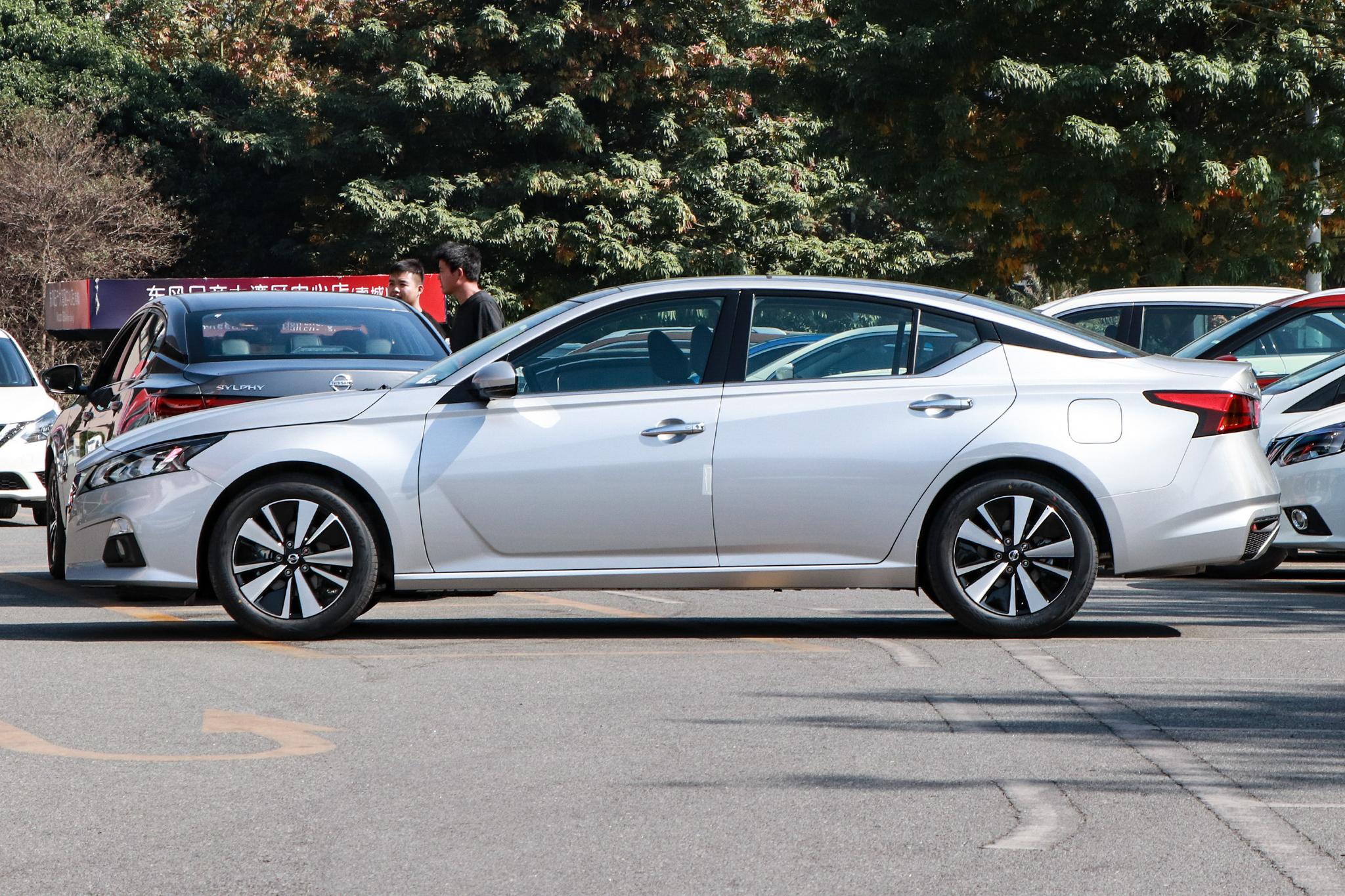 Sound of nature: fuel consumption per 100 kilometers is 5.9L, wheelbase is 2825mm, and the front ...