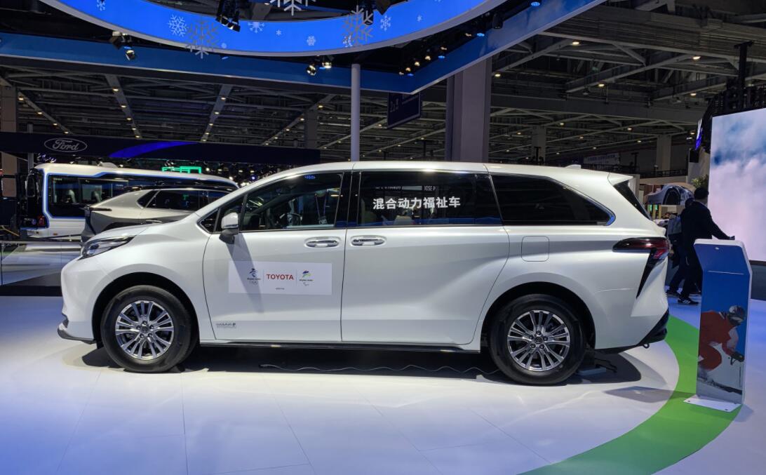 Toyota Saina's Welfare Edition is here, with a 2.5L hybrid, with a ...