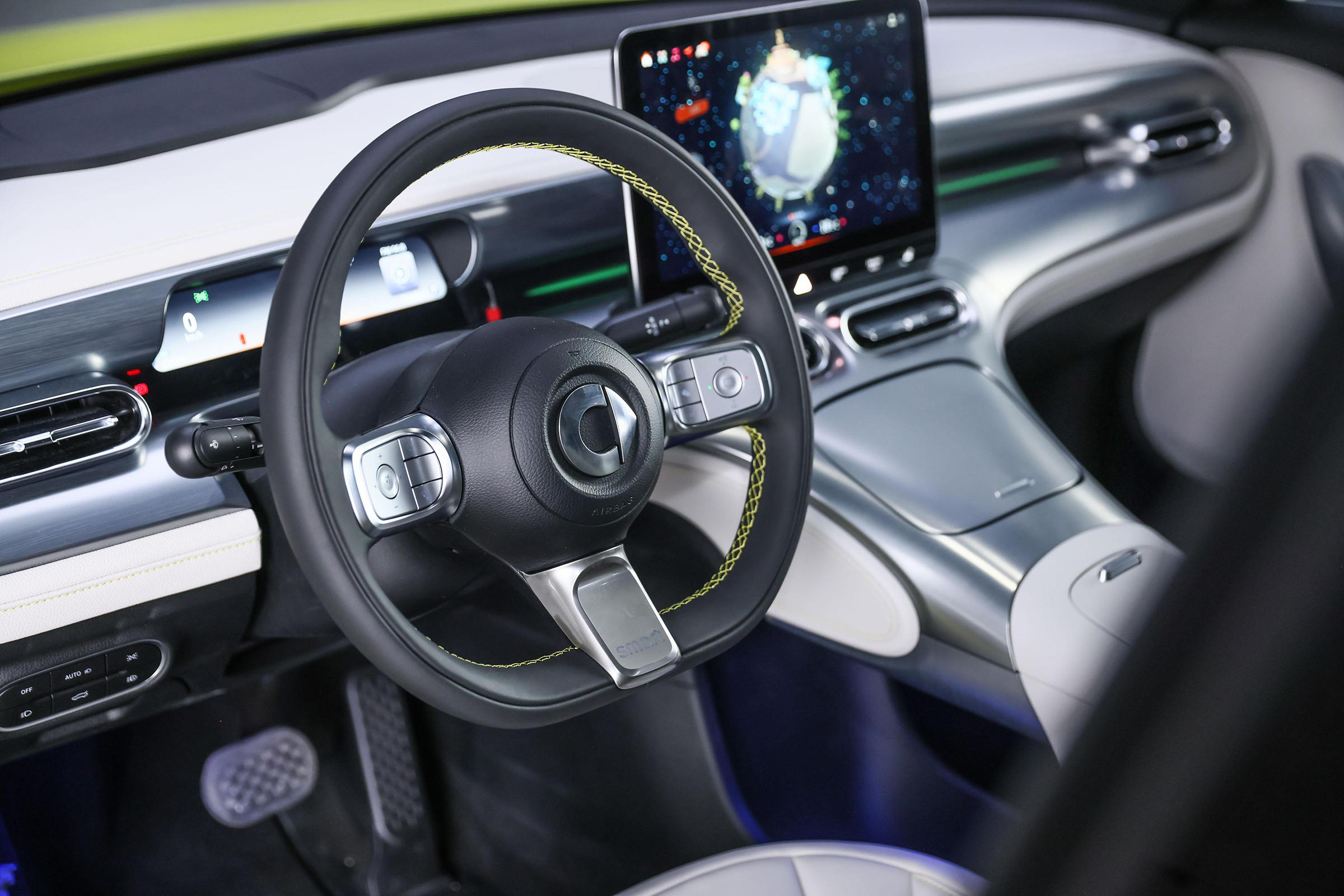 Dual motors + four-wheel drive, 3.7 seconds to break 100, smart elves ...