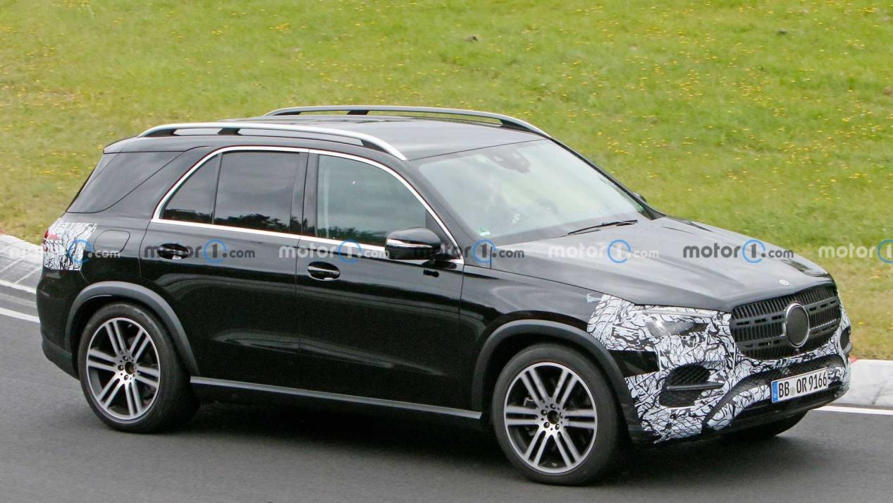 2023款奔馳GLE路試諜照曝光！前臉酷似GLS，打得過X5/Q7嗎？ - 資訊咖