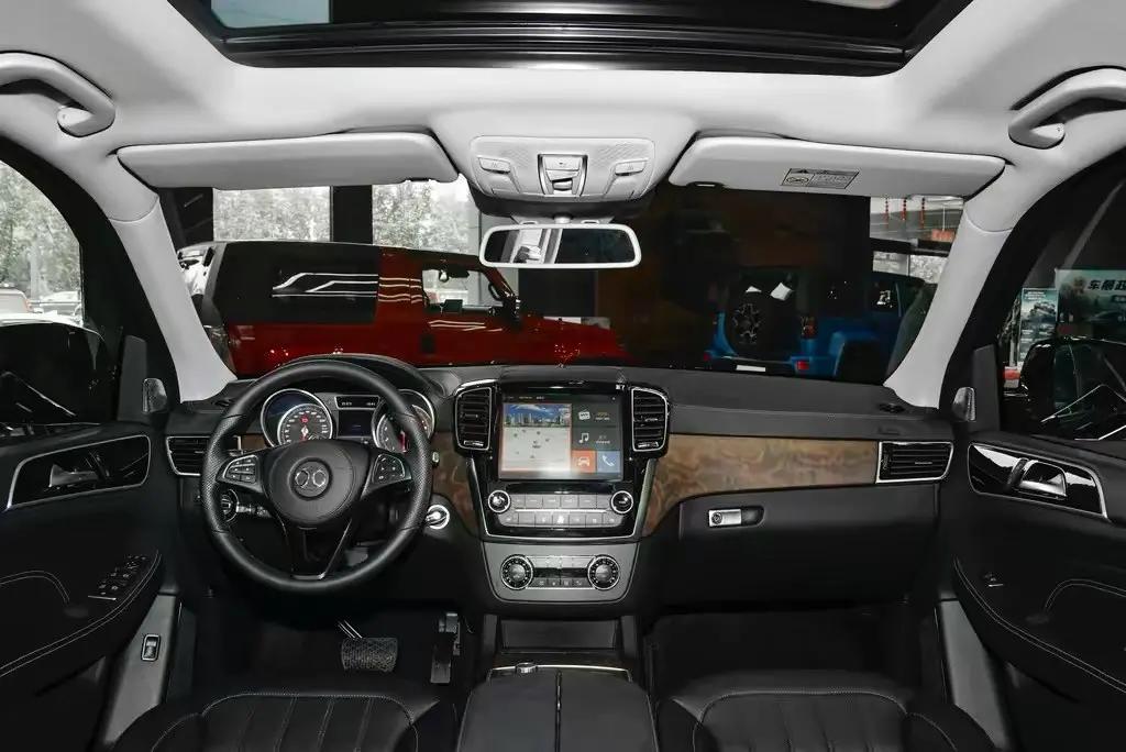 Both are equipped with 4.0T engine, how to choose Hongqi LS7 compared ...