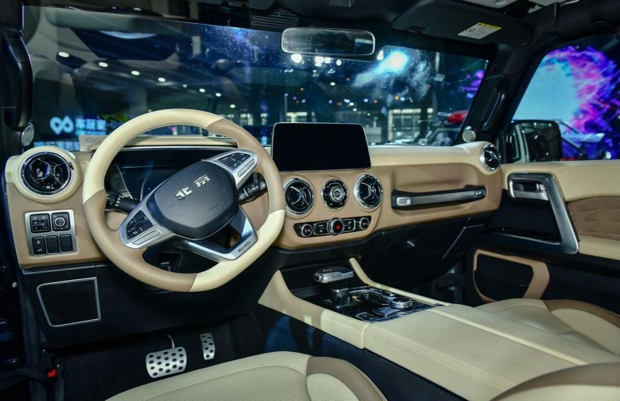 The new version of BJ40, the hardcore is not losing to the Tank Ranger ...