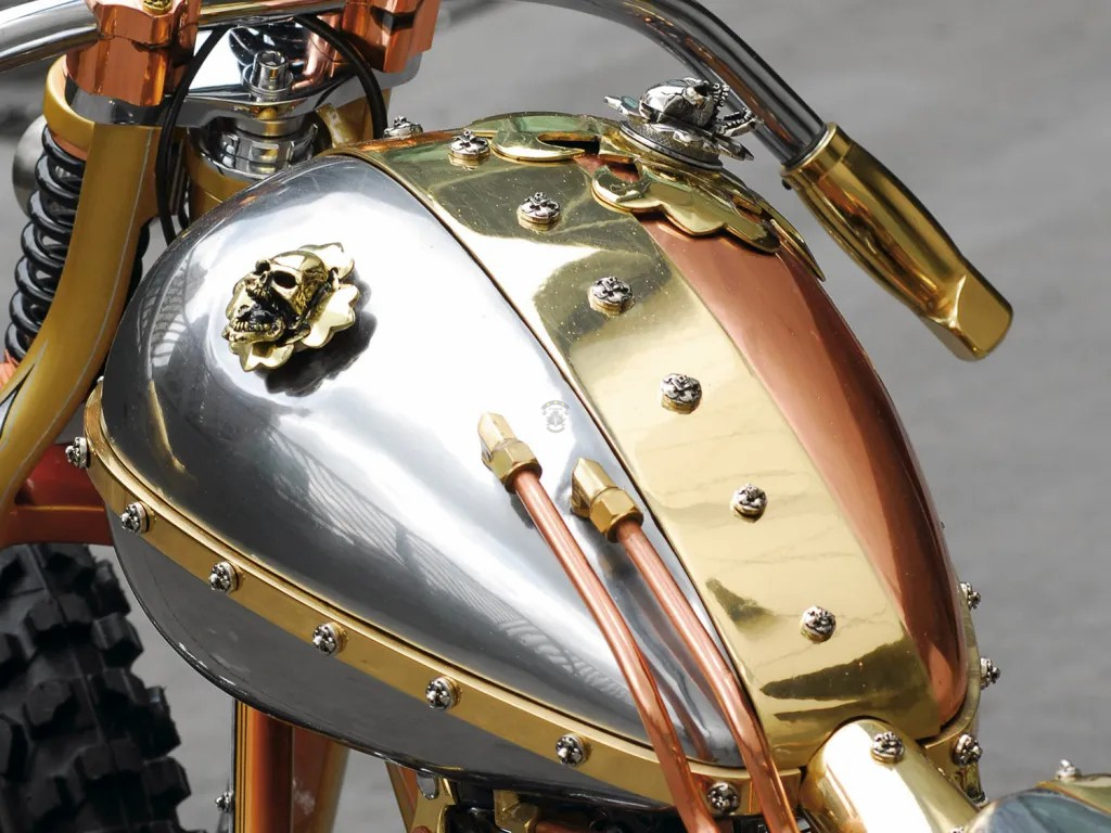 This is a work of art Harley "Brass Knuckle" customization appreciation ...