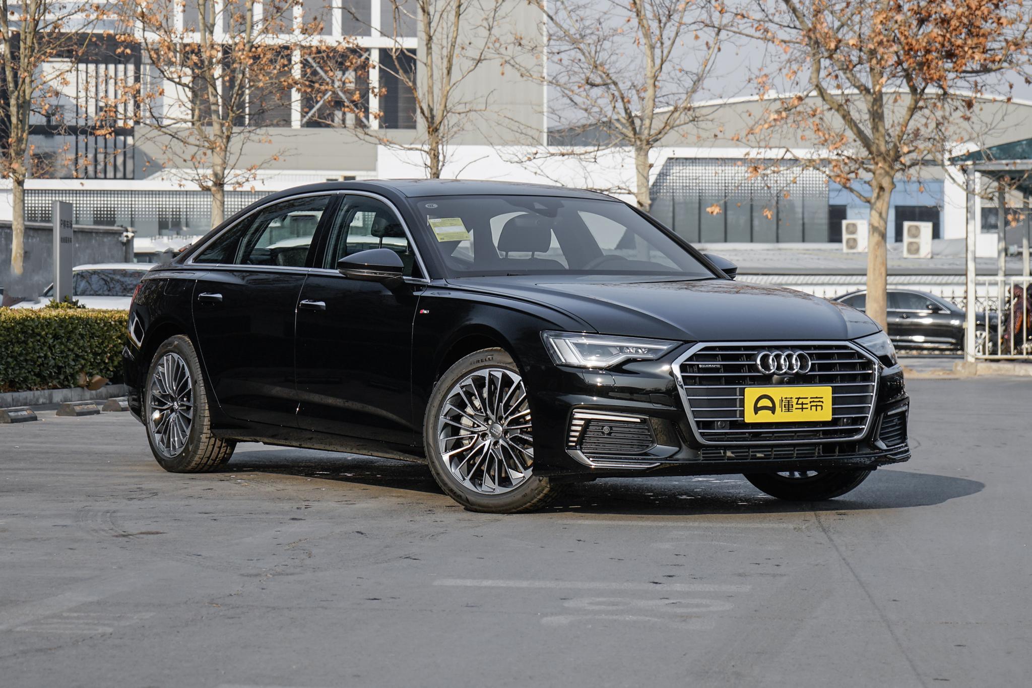 The green brand luxury car sold for 508,000 has a calm appearance and a fuel consumption of 2.1L ...