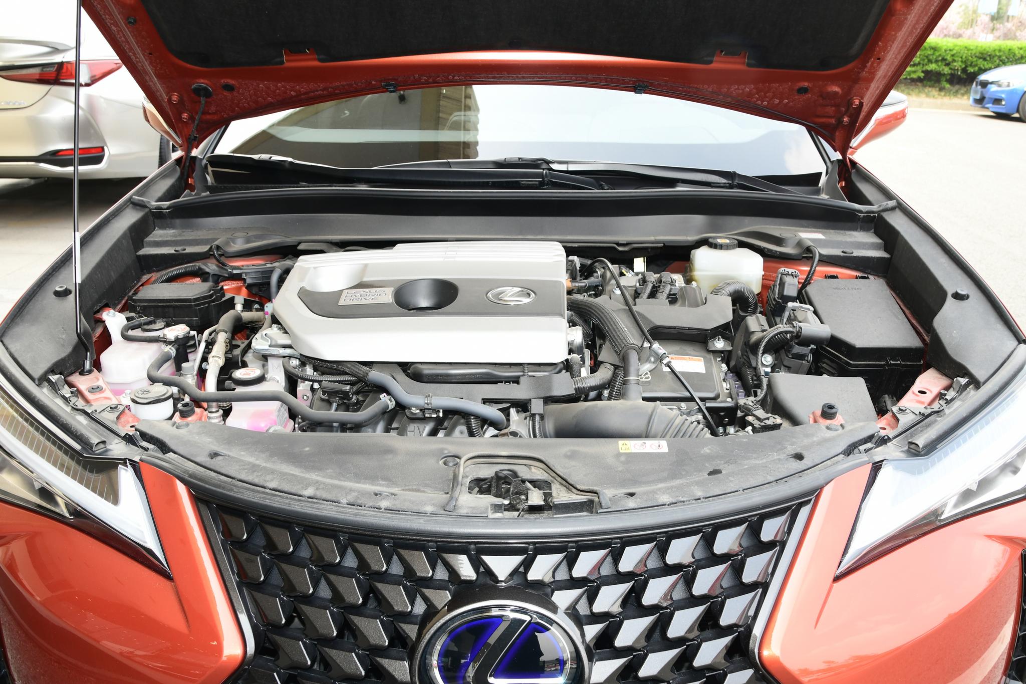 Lexus UX, compact SUV, unique appearance, equipped with 2.0L gasoline ...