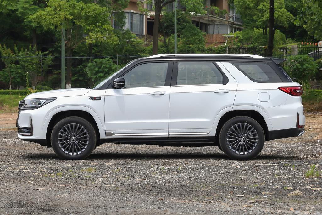 Detailed explanation of Changan CS95, a medium and large SUV, comfortable to ride, with 2.0T ...