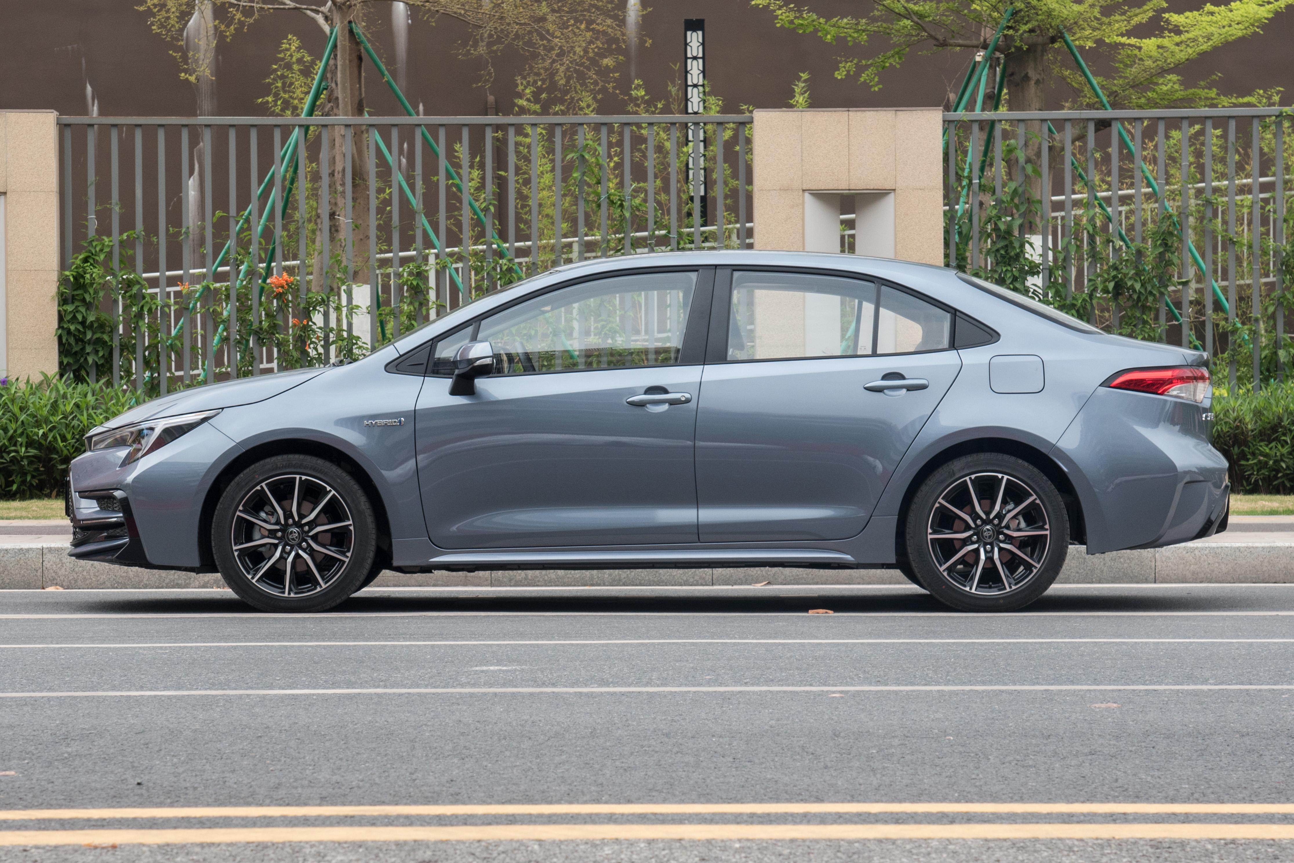 A tank of fuel can run 1,000 kilometers, equipped with a full hybrid ...