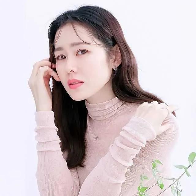 National Goddess of First Love: Son Yejin: South Korea's Fairy Sister - iNEWS